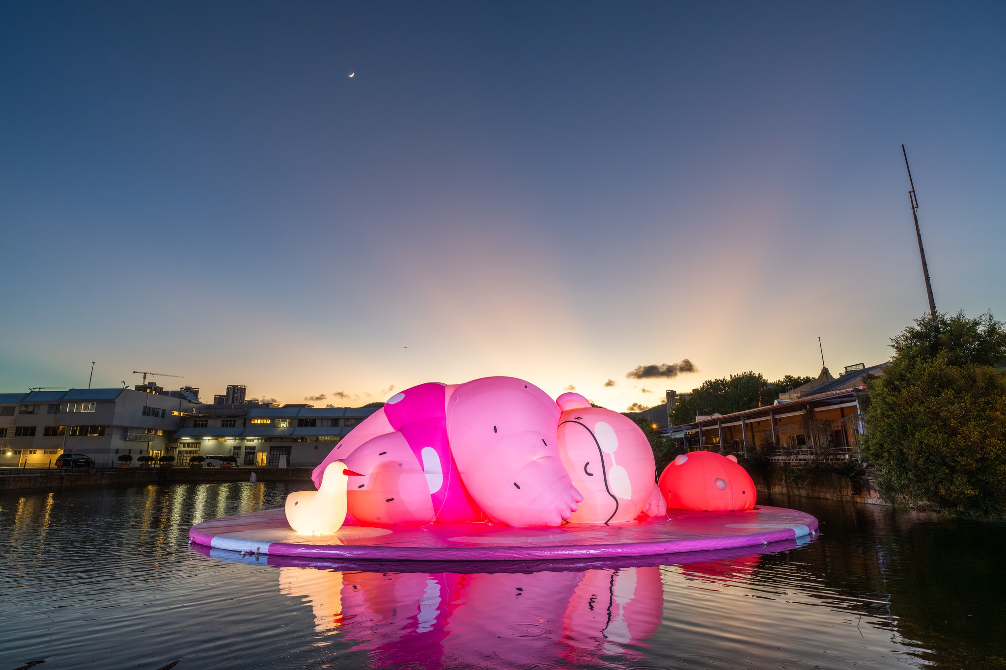 粉小胖游塘 - MOCalendar